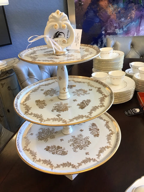 CAKE PLATE 3 TIER WHITE/GOLD – Consign & Design