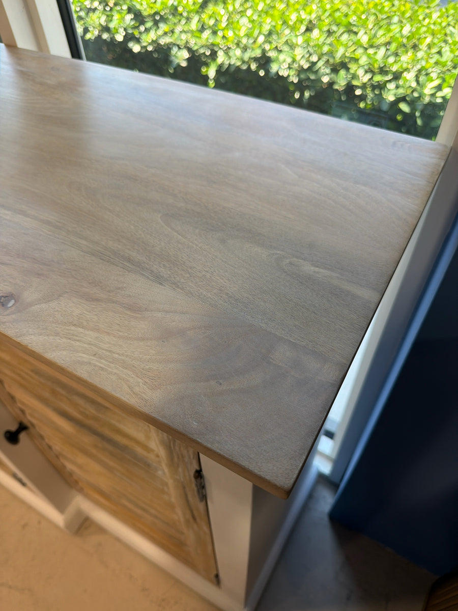 CONSOLE 6 DOOR GLASS FRONT BUMPOUT WITH SHUTTER DOORS BLACK HARDWARE ...